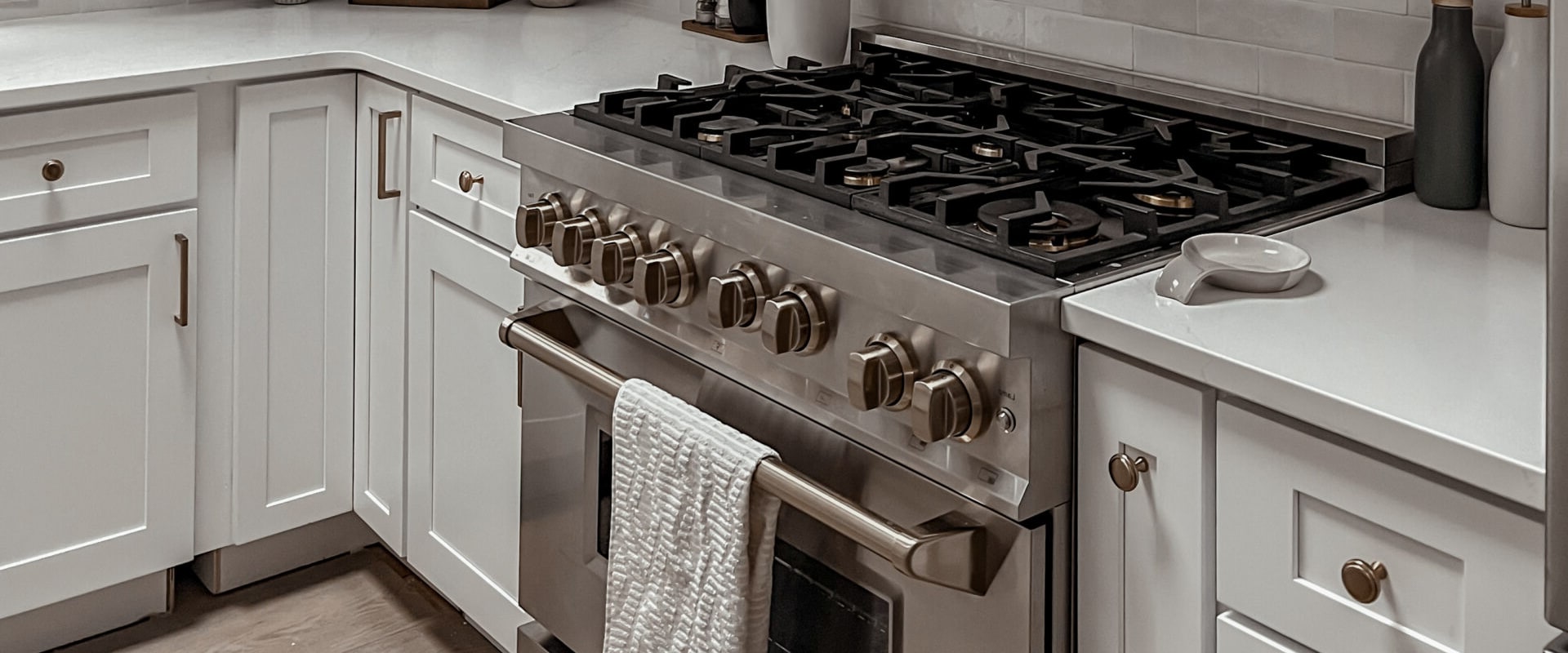 Tiling a Backsplash: The Perfect DIY Project for Home Renovations